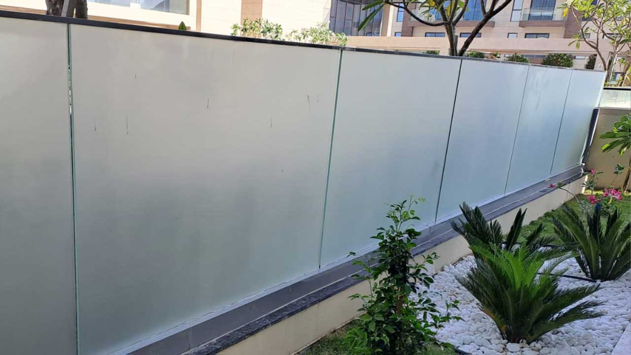 Al Hafsa Window Tinting Fixing Home Service - Deal Konnect